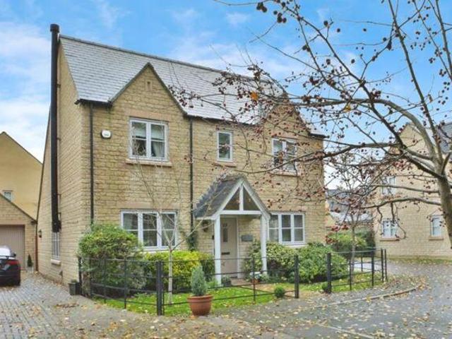 5 Bedroom House Fairford Gloucestershire LS98687437