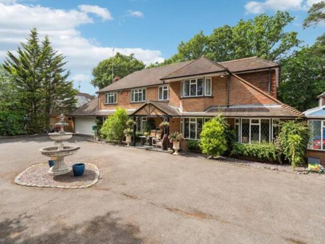 5 Bedroom House Farnham Common Berkshire 101931630