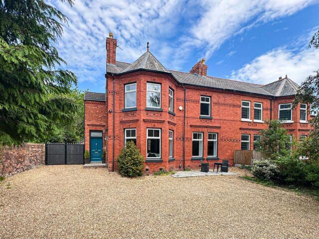 5 Bedroom House Knowsley Knowsley 98649383