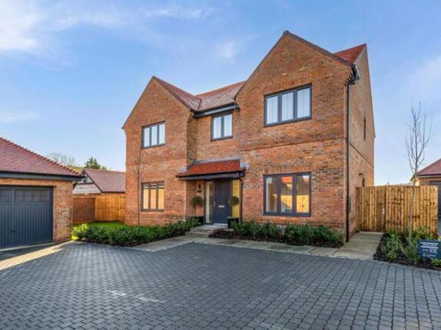 5 Bedroom House Kent Kent LS101674980