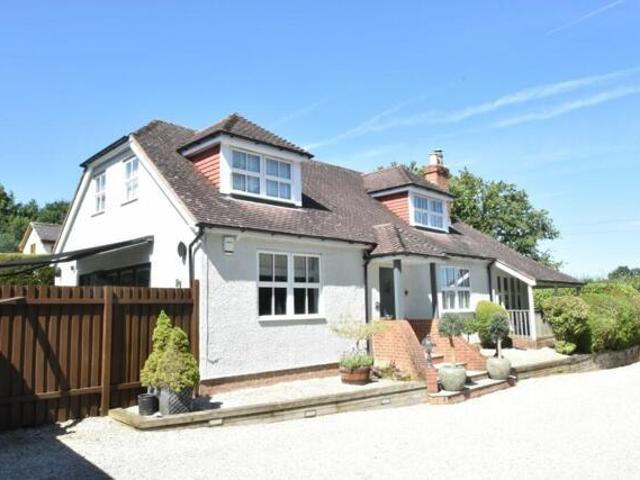 5 Bedroom House Kent Kent LS98766097