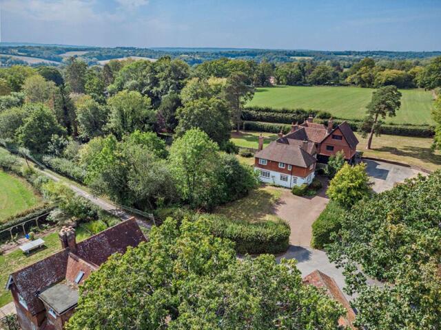 5 Bedroom House Kent Kent LS99054813