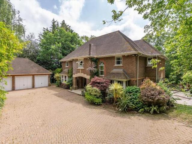 5 Bedroom House Kingston Upon Thames Greater London 99986156