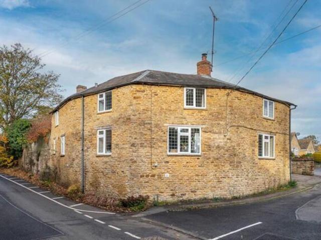 5 Bedroom House Kings Sutton Northamptonshire LS98903684