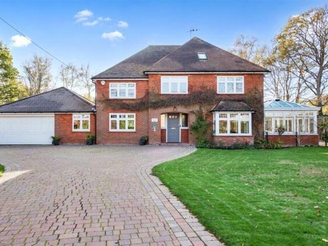 5 Bedroom House Hook Hampshire 99475693