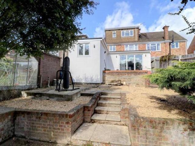 5 Bedroom House Hazlemere Buckinghamshire 99986420