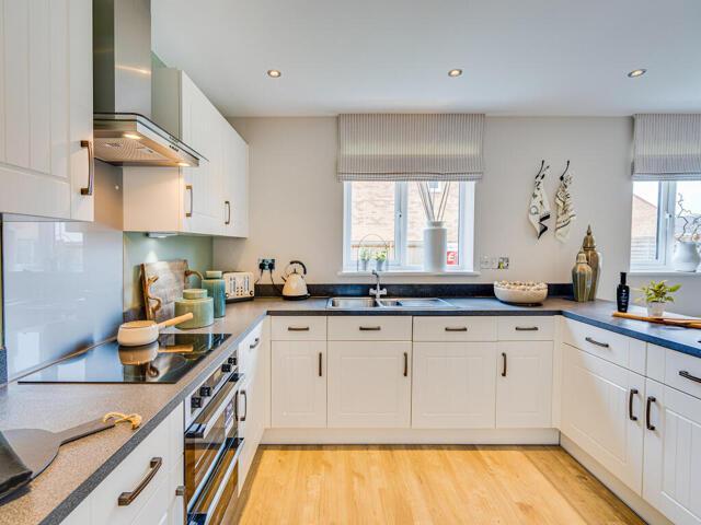 5 Bedroom House Hadleigh Hadleigh LS98765993