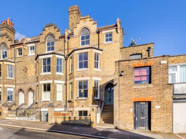 5 Bedroom House Hampstead Greater London LS98903594