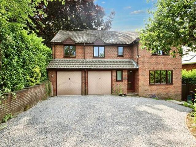 5 Bedroom House Hampshire Hampshire 99895662