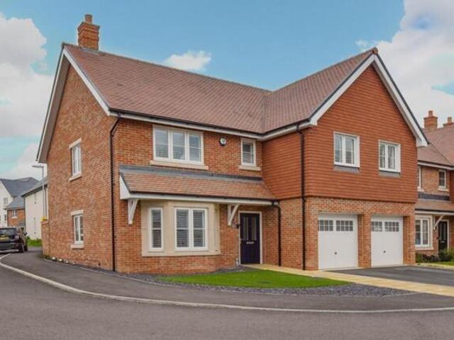 5 Bedroom House Harlow Essex 99475764