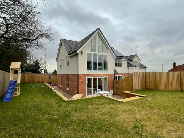 5 Bedroom House Hartlebury Hartlebury LS87474362