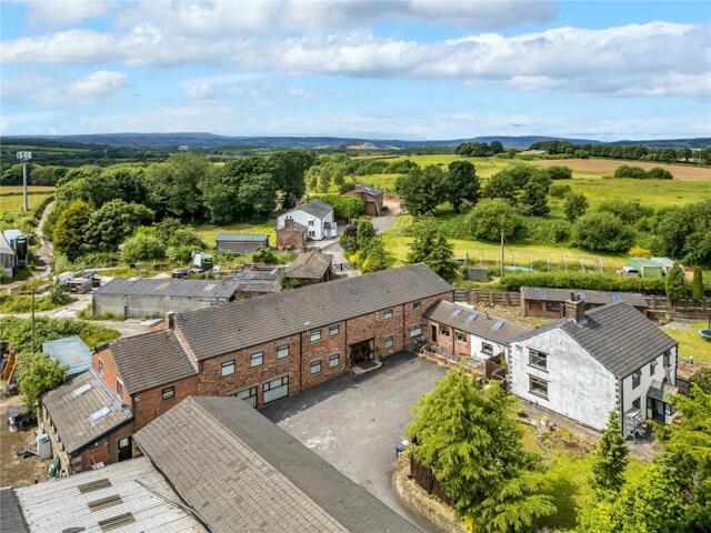 5 Bedroom House Heywood Rochdale 99773670