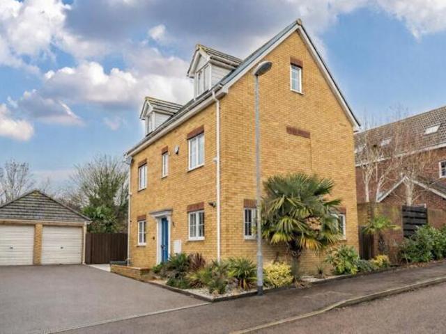 5 Bedroom House Henlow Central Bedfordshire LS99926303