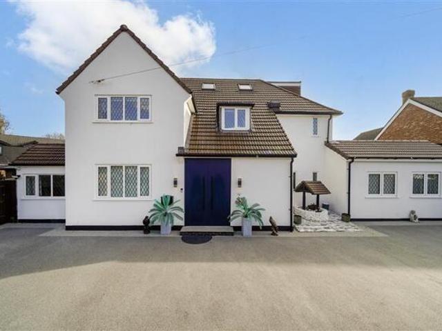 5 Bedroom House Hillingdon Surrey LS101678724