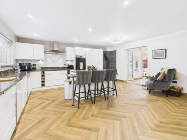 5 Bedroom House Hull City Of Kingston Upon Hull 98864780