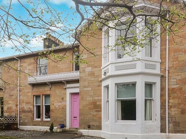 5 bedroom house in Glasgow