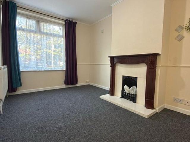 5 bedroom house in Dagenham