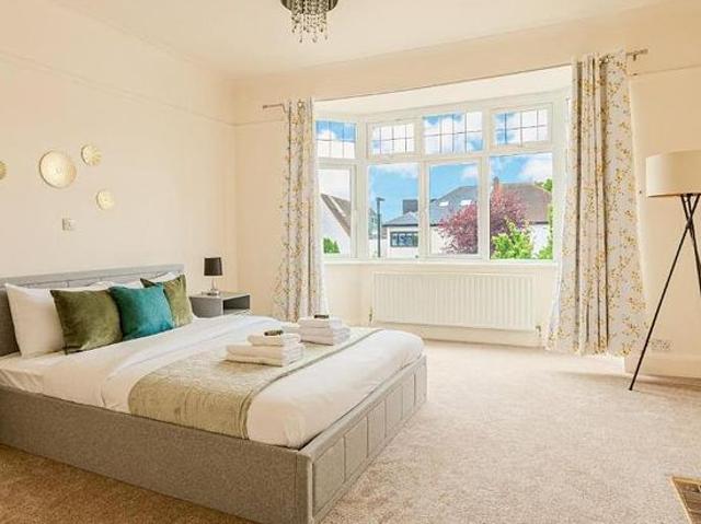 5 bedroom house in London