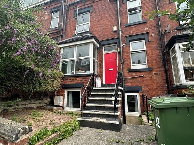 5 bedroom house in Leeds