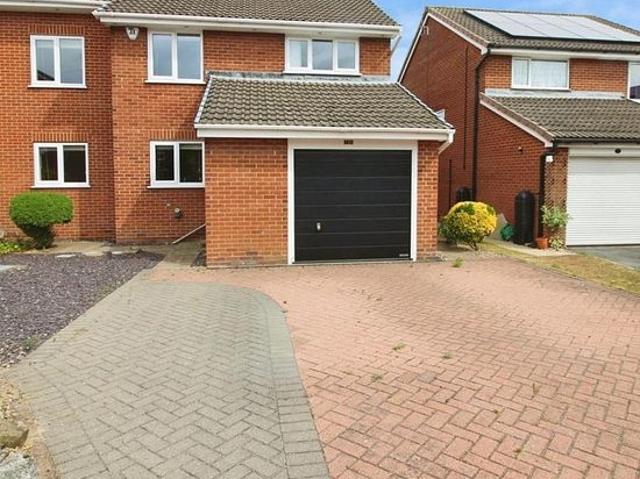 5 bedroom house in Leeds