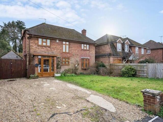5 Bedroom House Iver Buckinghamshire LS100579121