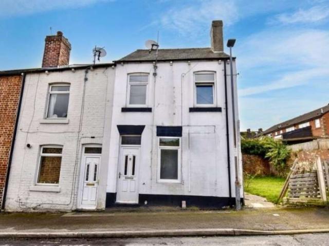 5 Bedroom End Of Terrace House