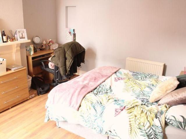 5 bedroom house of multiple occupation to rent