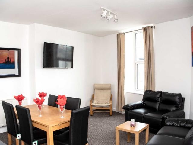 5 bedroom House of Multiple Occupation To Rent