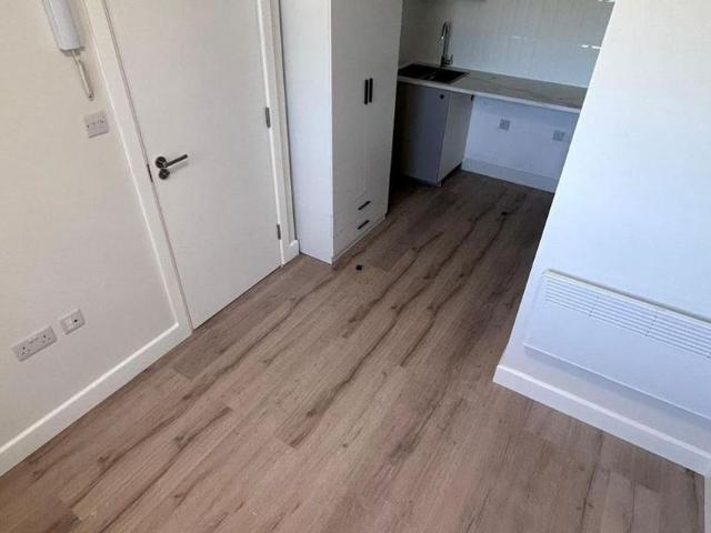 5 bedroom house of multiple occupation to rent