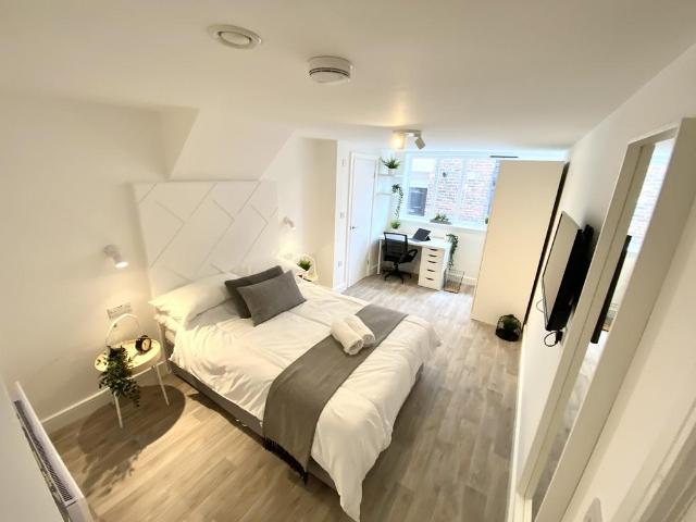 5 bedroom house of multiple occupation to rent