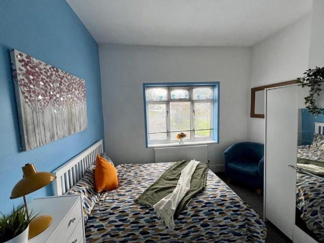 5 bedroom house of multiple occupation to rent