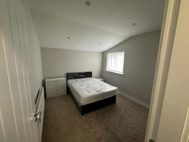 5 bedroom house of multiple occupation to rent