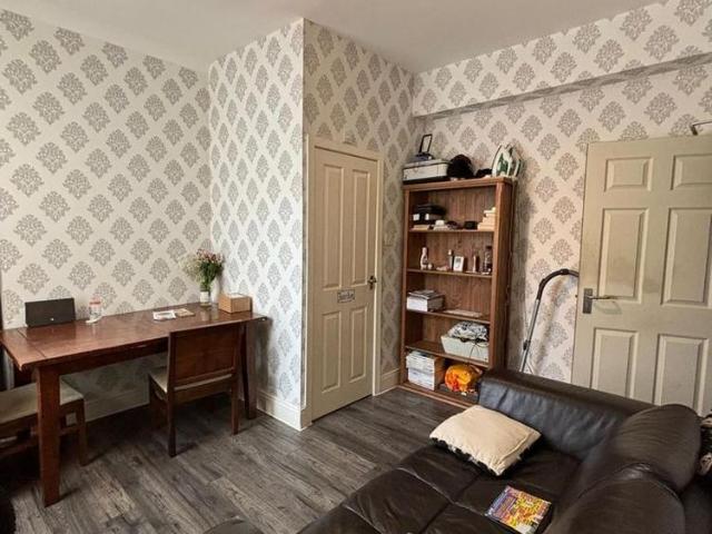 5 bedroom house of multiple occupation to rent