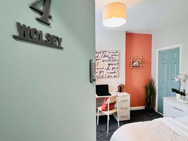 5 bedroom house of multiple occupation to rent