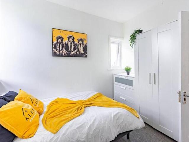 5 bedroom house of multiple occupation for rent in Manners Road, Southsea, City Of Portsmouth, PO4