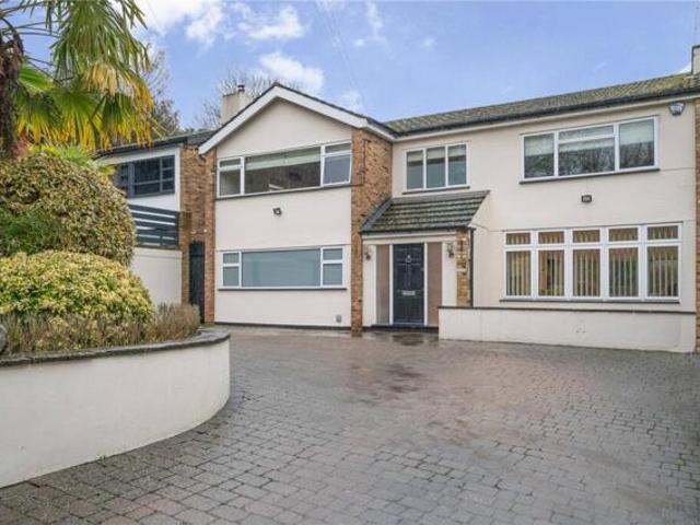 5 Bedroom House Loughton Essex 98800952
