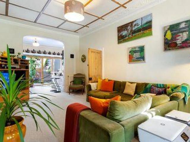 5 Bedroom House London England LS100683786