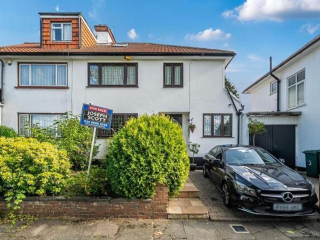 5 Bedroom House London Greater London LS100398530