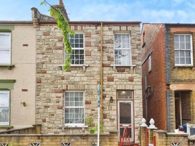 5 Bedroom House London Greater London LS100787015