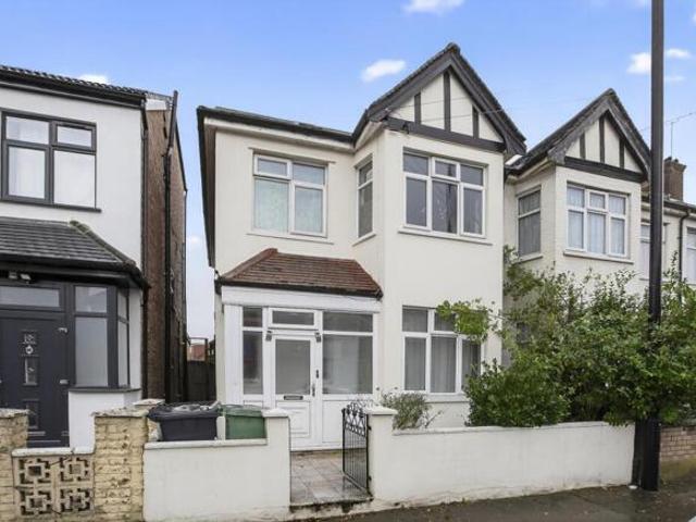 5 Bedroom House London Greater London LS101675369