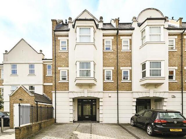 5 Bedroom House London Greater London LS99571693