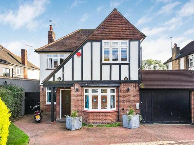 5 Bedroom House London Greater London LS99344607