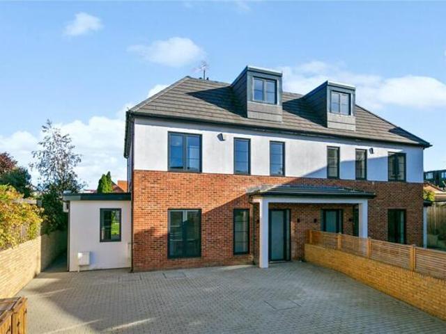 5 Bedroom House London Greater London 100540710