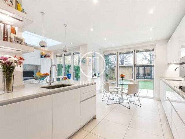 5 Bedroom House London Greater London 101278300