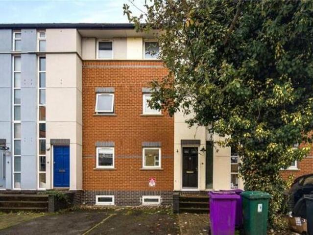 5 Bedroom House London Greater London 101200096