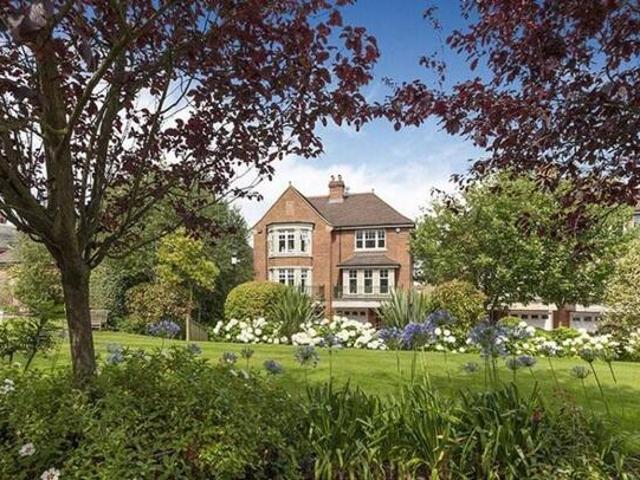 5 Bedroom House London Greater London 98930349