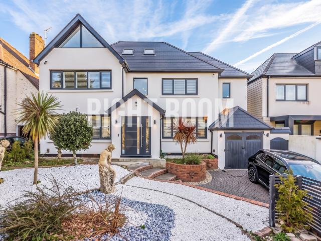 5 Bedroom House, London Road, Cosham, Portsmouth PO6, 5 bed detached house to rent, £4,000 pcm | PrimeLocation