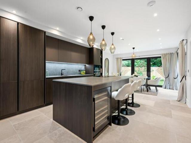 5 Bedroom House Londres Greater London 98834368