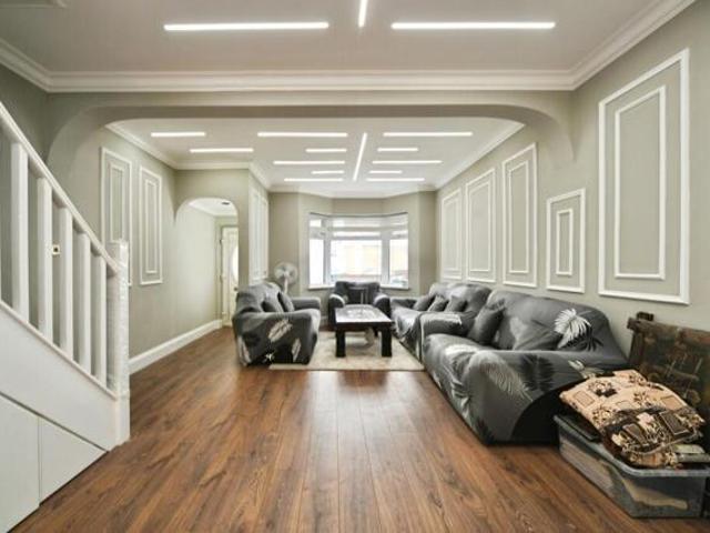 5 Bedroom House Londres Greater London 100342962