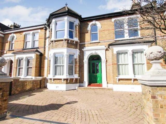 5 Bedroom House Londres Greater London LS101675902